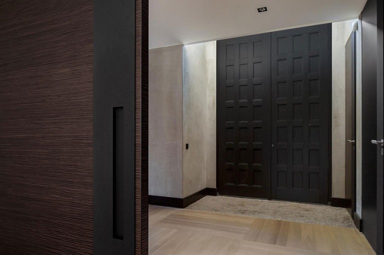 Luxurious Rotterdam Villa Embraces Chic Glamour With Rich ...