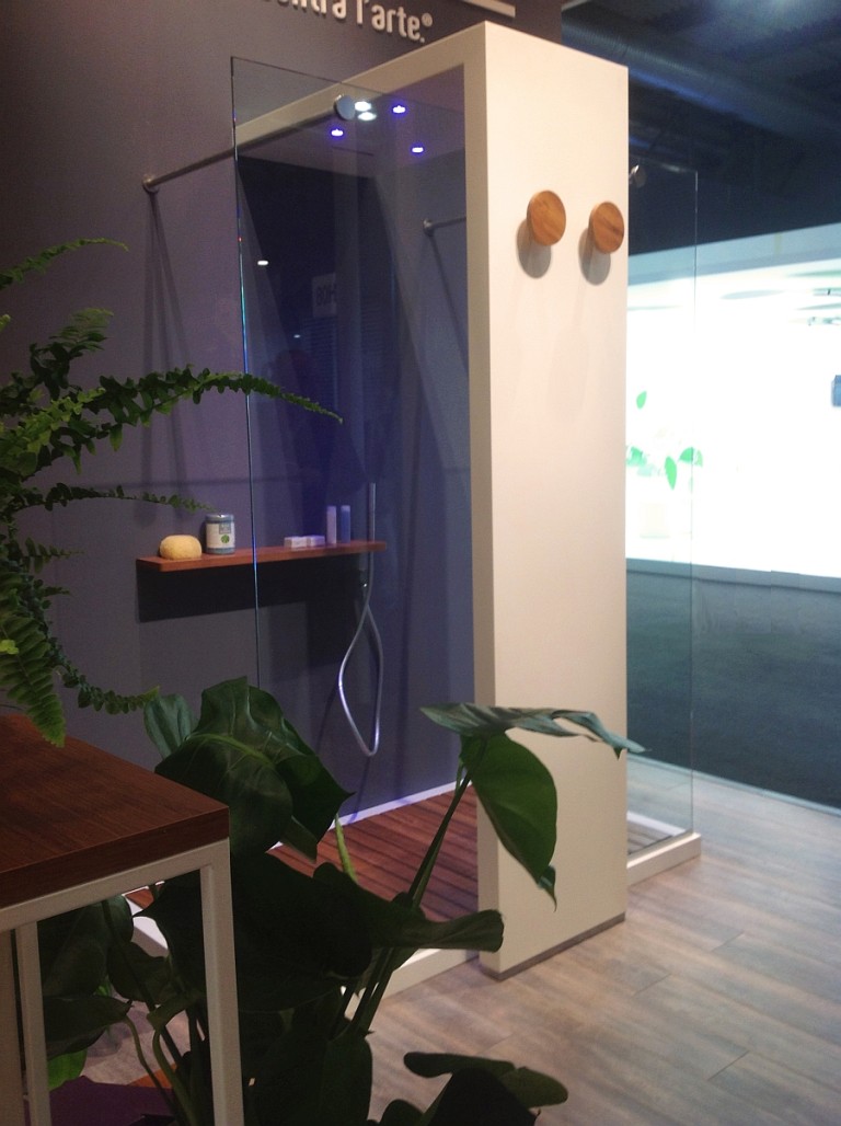 Radiator With Built-In Showerhead Enriches Your Bath With Spa-Like ...