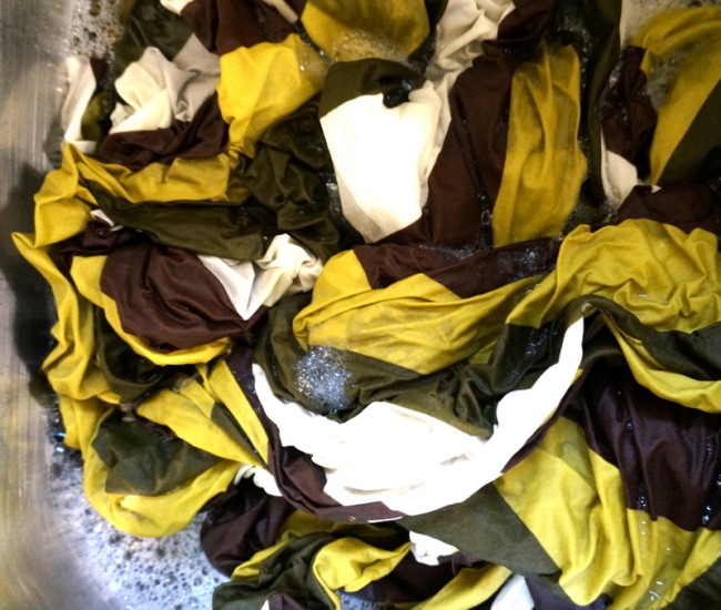 How to Clean Sheets with Baking Soda and Vinegar in Laundry | Decoist