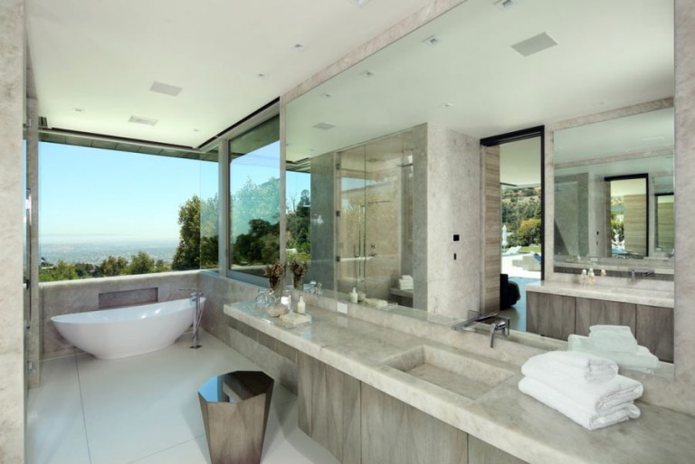 Spectacular Bathroom Design with a View | Decoist