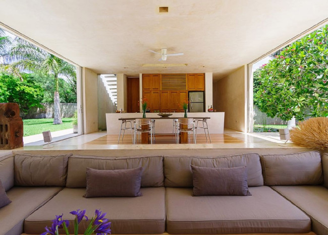 8 Modern Conversation Pits That Let You Sink into Relaxed Luxury | Decoist