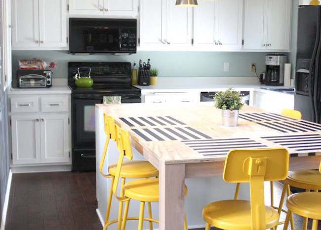 18 Brilliant Kitchen Bar Stools That Add a Serious Pop of Color | Decoist