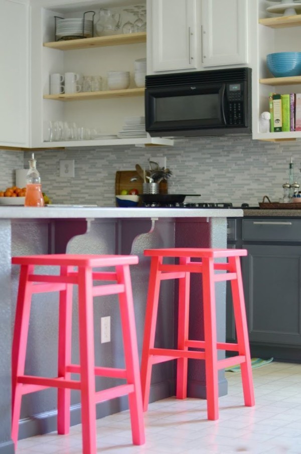 18 Brilliant Kitchen Bar Stools That Add a Serious Pop of Color | Decoist