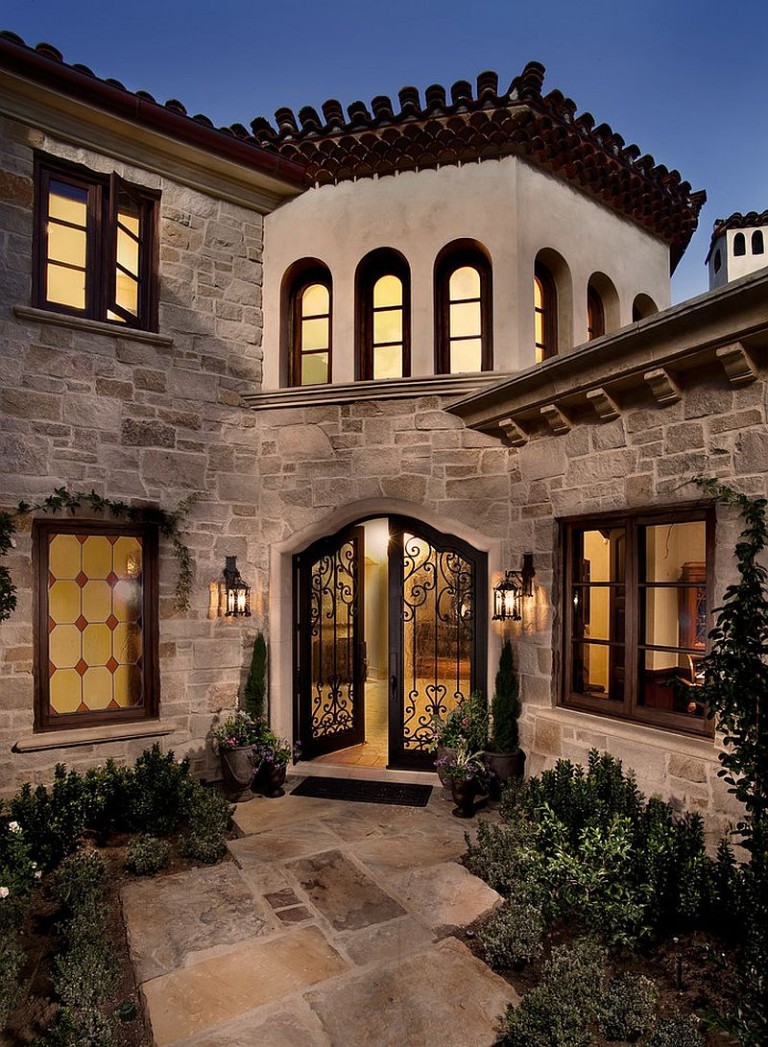 Mediterranean Entry Ideas: An Air of Timeless Majesty! | Decoist