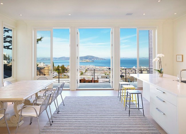 Visual Treat: 20 Captivating Kitchens with an Ocean View | Decoist