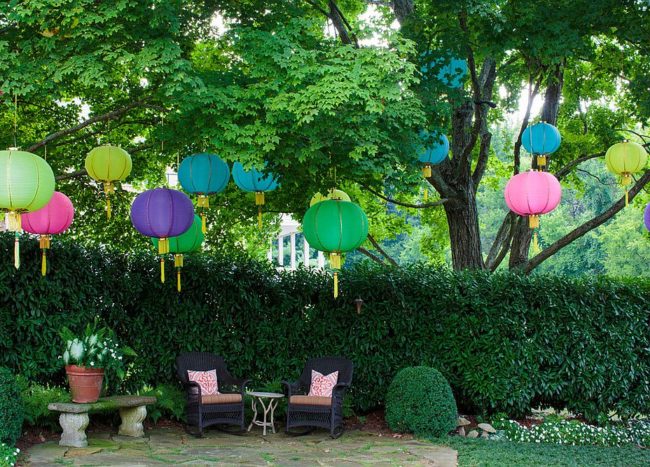 25 Outdoor Lantern Lighting Ideas That Dazzle and Amaze! | Decoist