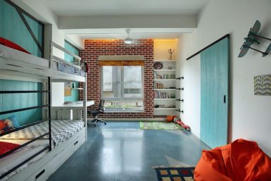 27 Creative Kids’ Rooms with Space-Savvy Sliding Barn Doors | Decoist