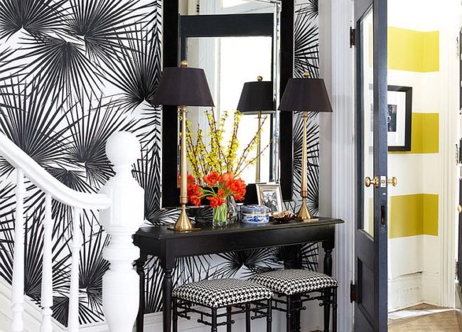25 Gorgeous Entryways Clad in Wallpaper | Decoist