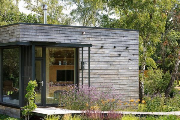 Eco-Friendly Dwelling: Contemporary Mobile Home Nestled in New Forest ...