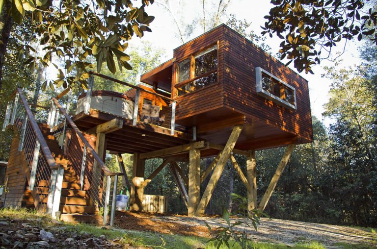 Modern Treehouses: Childhood Dream Turned into a Luxury Getaway | Decoist
