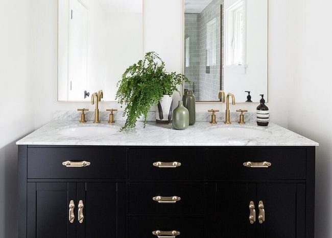 51 Gorgeous Black Vanity Ideas for a Stylishly Unique Bathroom