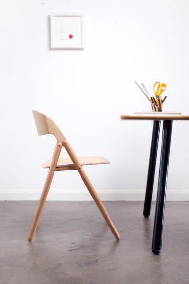 6 Novel Chairs that Blend Comfort with Contemporary Style
