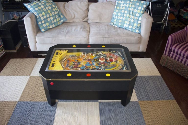 A Classic in Modern Homes: Finding Space for Your Pinball Machine | Decoist