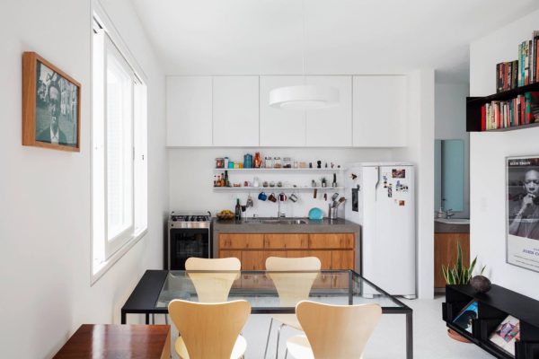50 Tiny Apartment Kitchen Ideas that Excel at Maximizing Small Spaces ...