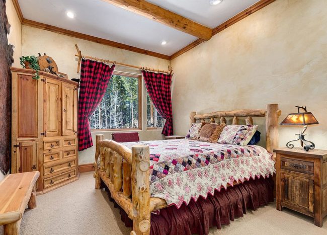 20+ Rustic Chic Bedrooms That Blend Cozy and Modern - Decorizer