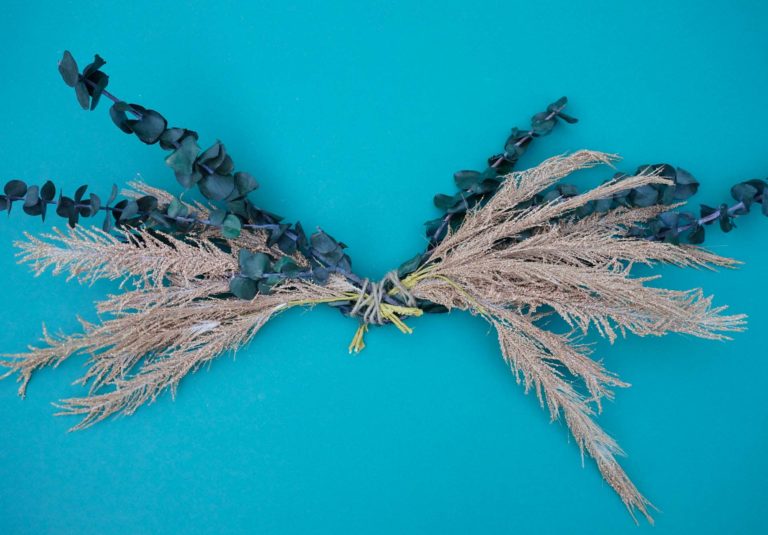 Fall Wreaths for Design Lovers - FUTURISTIC ARCHITECTURE