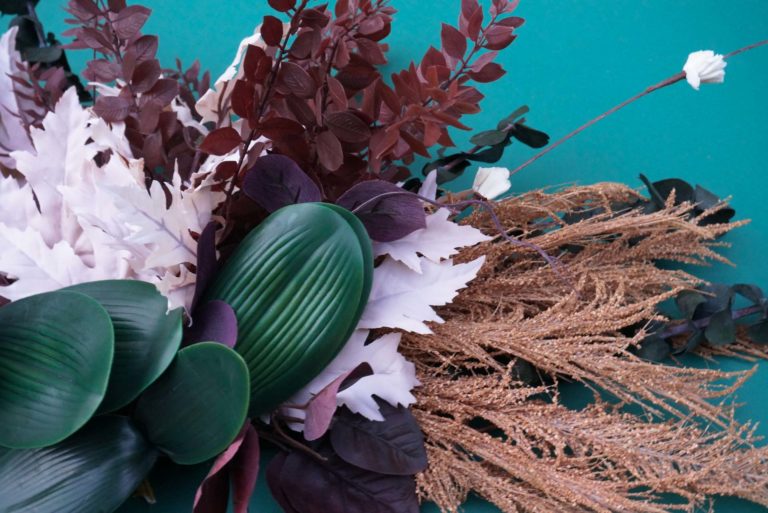 Fall Wreaths for Design Lovers - FUTURISTIC ARCHITECTURE