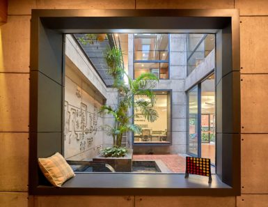 Living and Working in Style: Awesome Studio Space in Brick and Glass ...