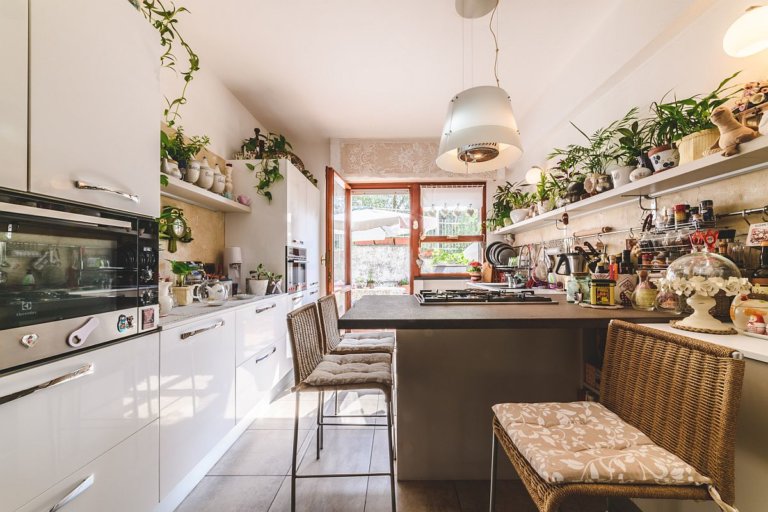 25 Small Eclectic Kitchens Full of Color and Personality | Decoist