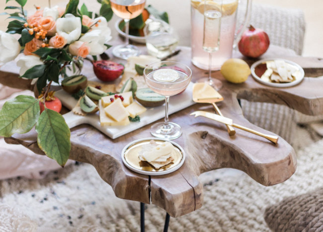 Your Guide to the Ultimate Stay-at-Home Picnic - FUTURISTIC ARCHITECTURE