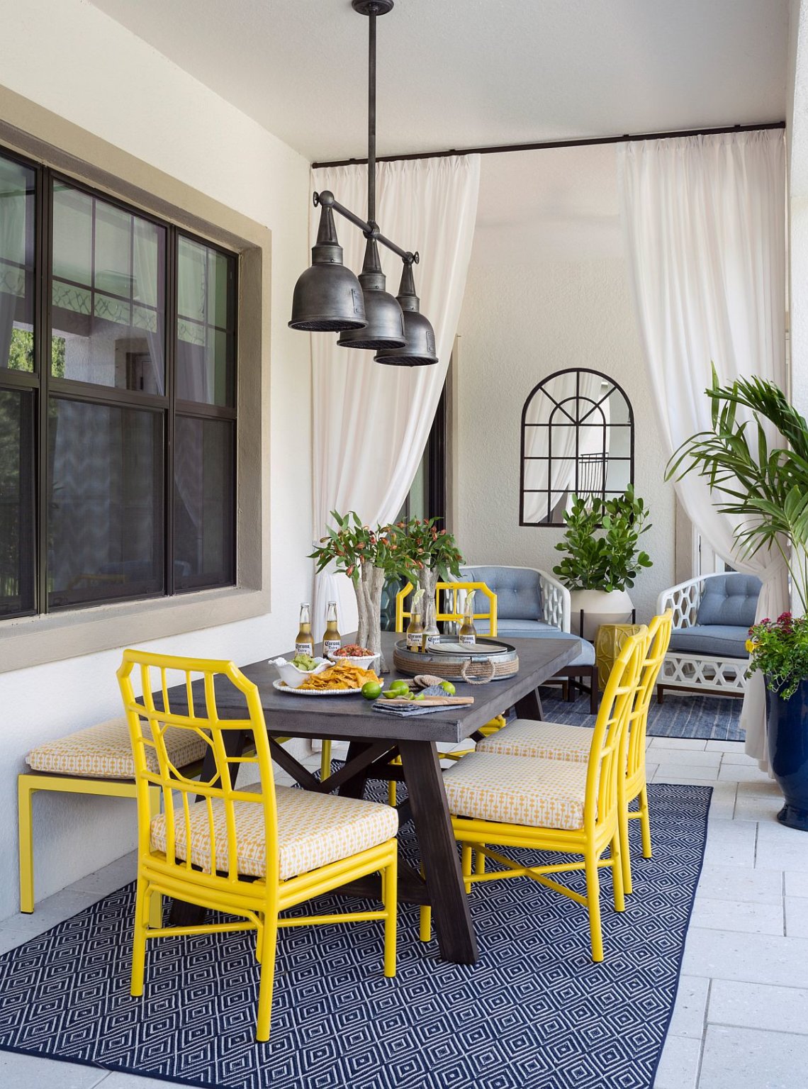 Dining on the Porch: Spend a Bit of Time Outdoors this Summer - Decorizer