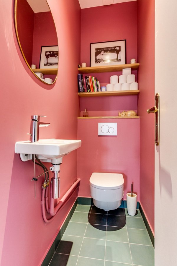 Going Bold: 20 Contemporary Powder Rooms in 10 Spectacular Colors ...