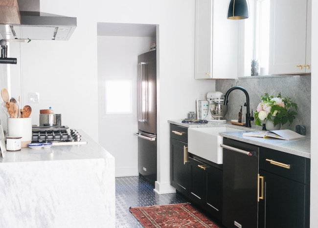 The Top Trends in Kitchen Floor Tiles - Decorizer