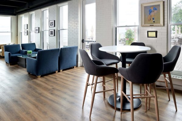 Beachy Member’s Lounge on Toronto’s Boardwalk is Wrapped in Blue and ...