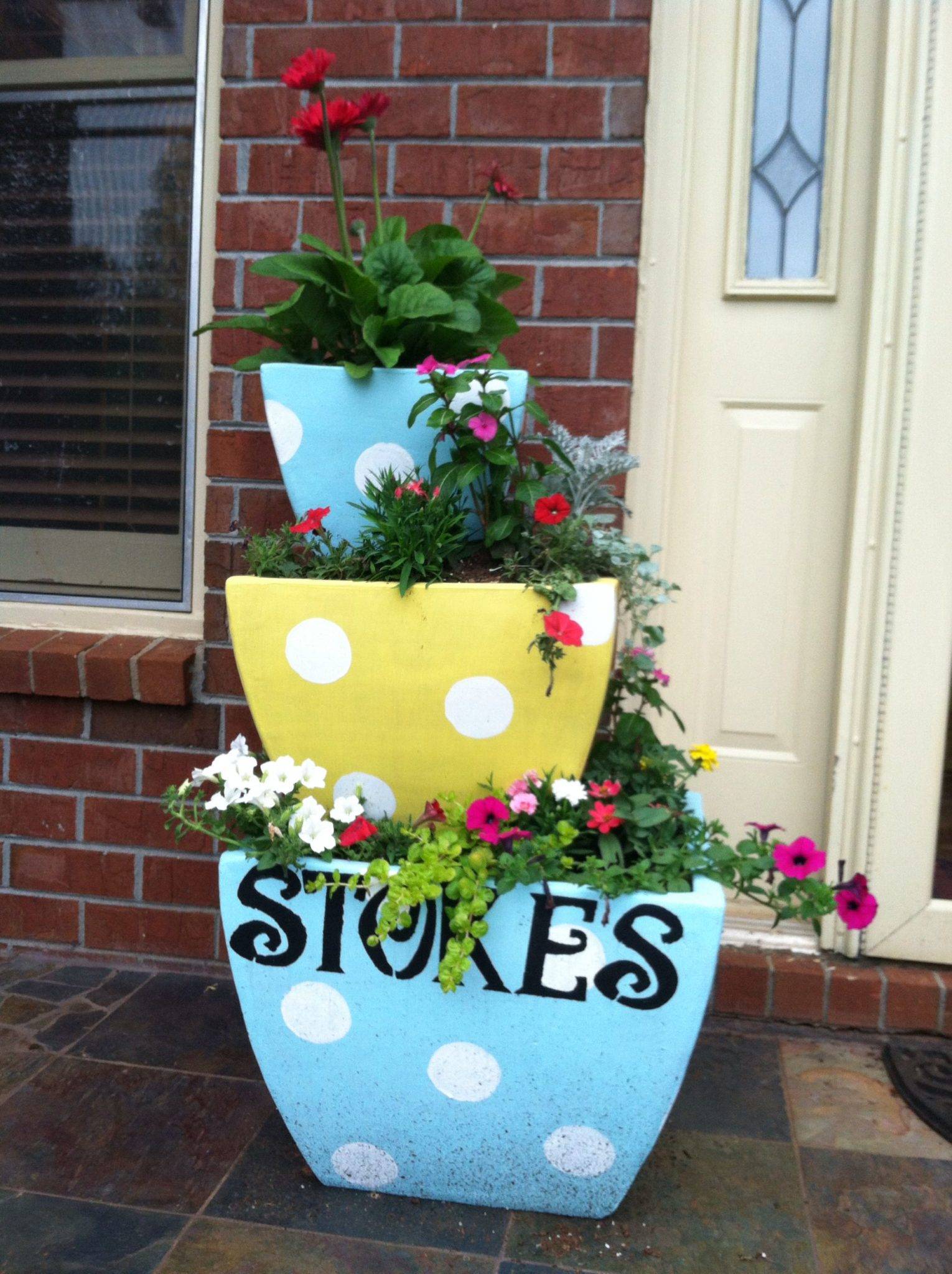 Stunning Front Door Flower Pots [11 Fabulous Ideas] - FUTURISTIC ...