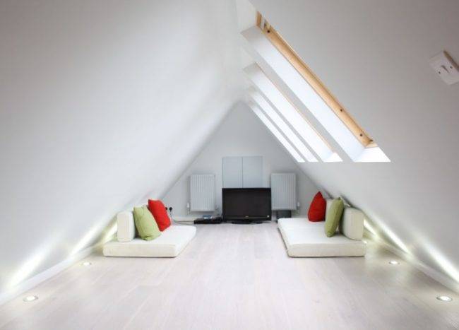 16 Cathedral and Vaulted Ceilings that Make a Statement - Decorizer