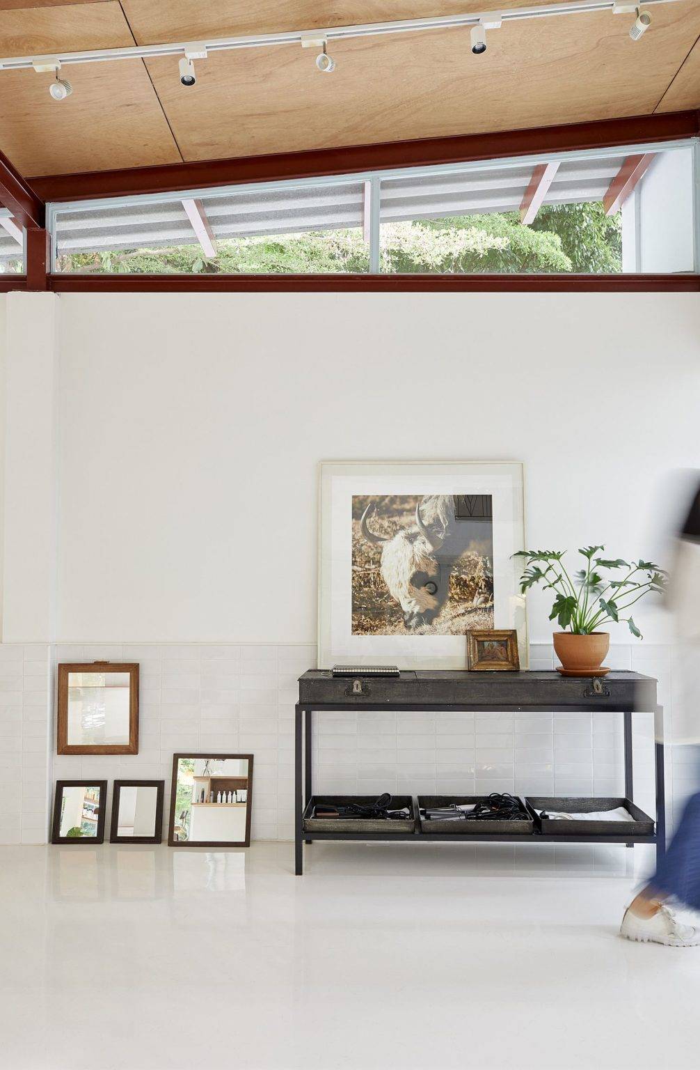 Divine Lighting: 20 Clerestory Windows Bring Green Goodness to Modern ...