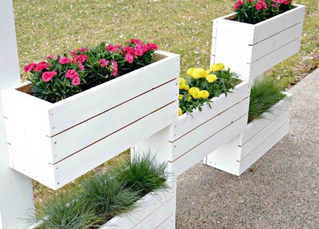 18 Outdoor Planter Ideas for Porches and Front Yards - Decorizer