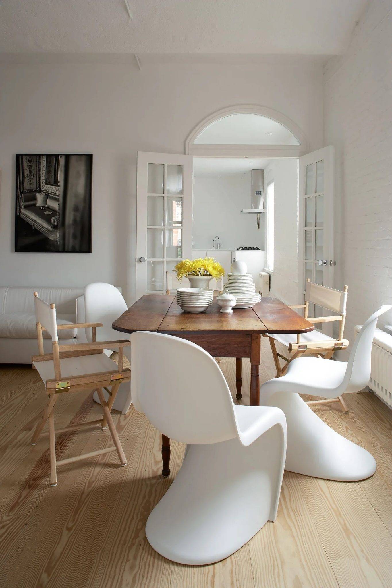 How To Tastefully Mismatch Your Dining Chairs | Decoist