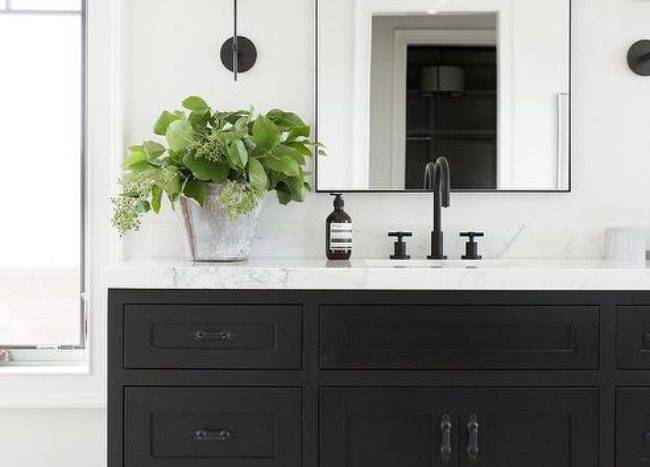 51 Gorgeous Black Vanity Ideas for a Stylishly Unique Bathroom