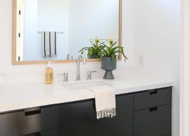 51 Gorgeous Black Vanity Ideas for a Stylishly Unique Bathroom