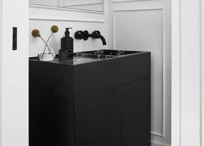51 Gorgeous Black Vanity Ideas for a Stylishly Unique Bathroom