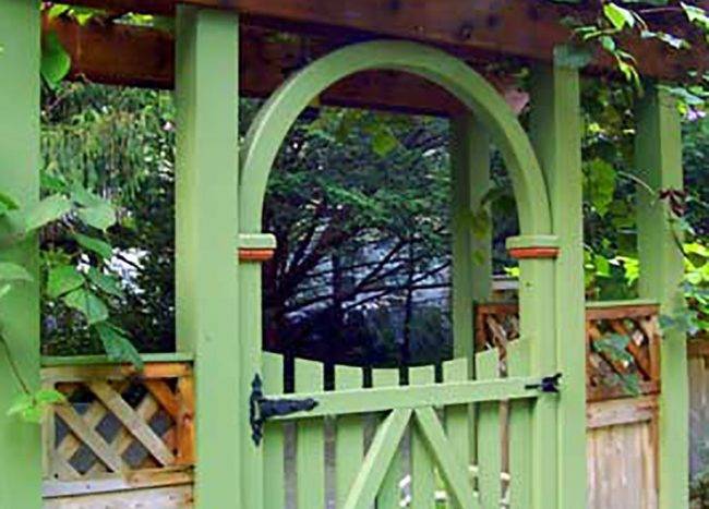 40 Wooden Gate Designs & Ideas for Your Backyard (w/Pictures!) | Decoist