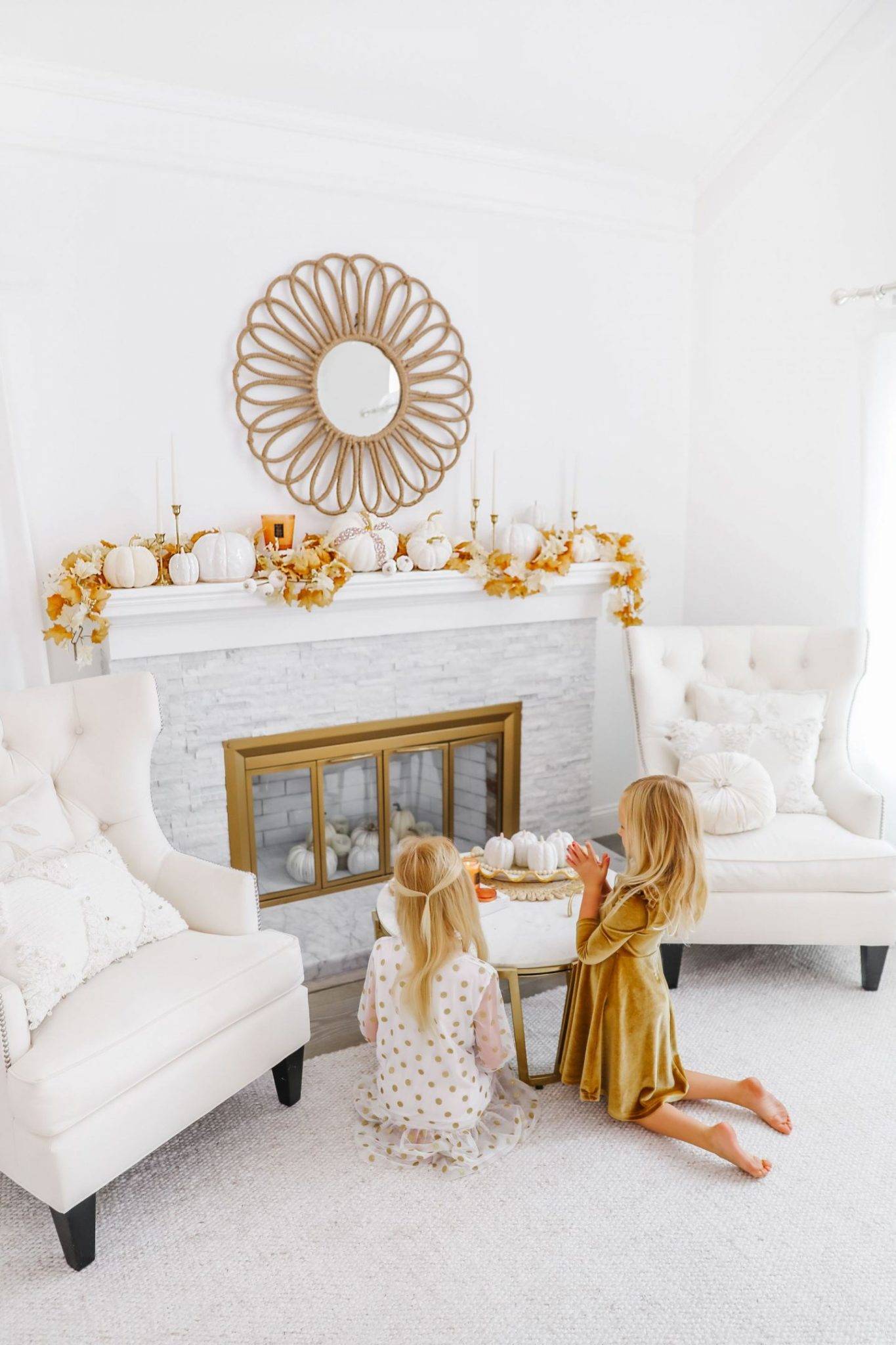 Cozy Fireplace Mantel Decor Ideas to Bring That Fall Flair | Decoist