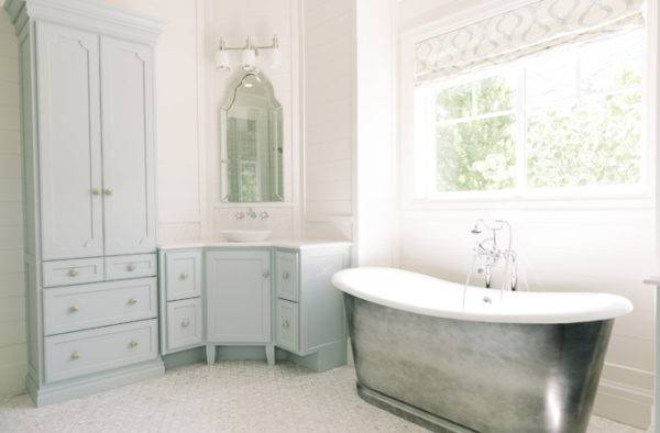 Corner Bathroom Vanity Ideas: 18 Designs for Any Space | Decoist