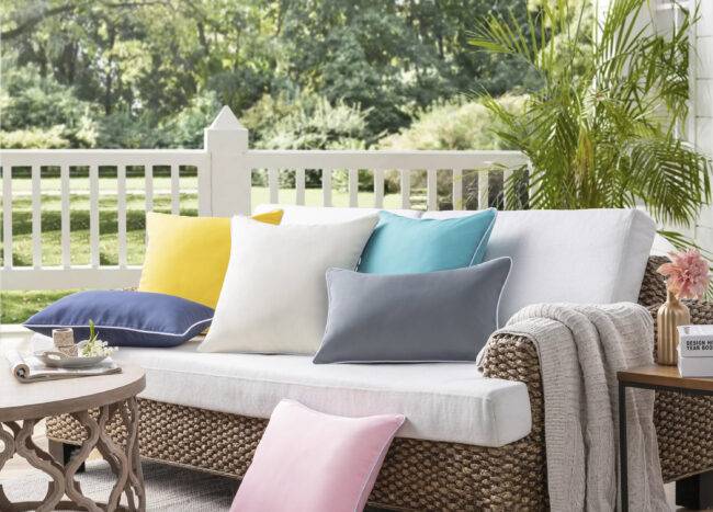 5 Ideas for Decorating With Outdoor Pillows - Decorizer