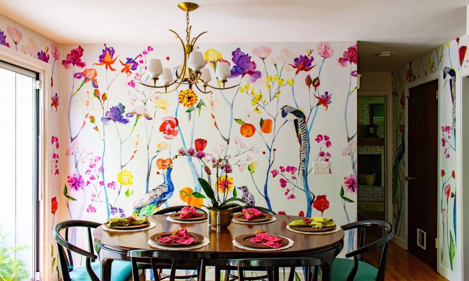 How to Use Statement Pieces Without Overwhelming Your Decor | Decoist
