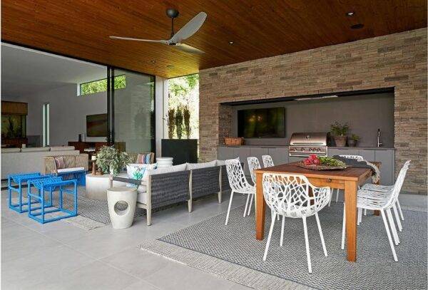 Lanai Ideas: What Are They & How To Use Them | Decoist