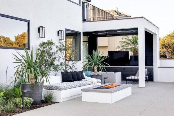Lanai Ideas: What Are They & How To Use Them | Decoist